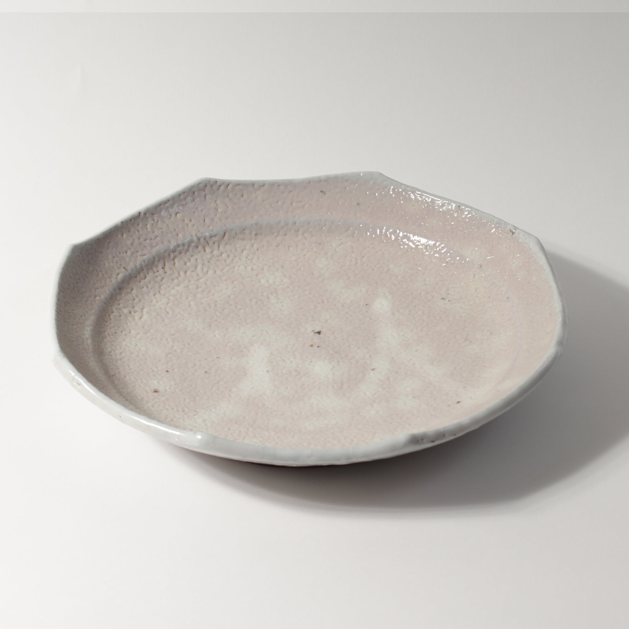 粉引 八角大皿-青山鉄郎 – 在花 - ARUHANA